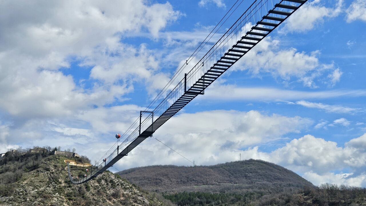 Sellano tibetan bridge - Associazione Agriturismi Spoleto